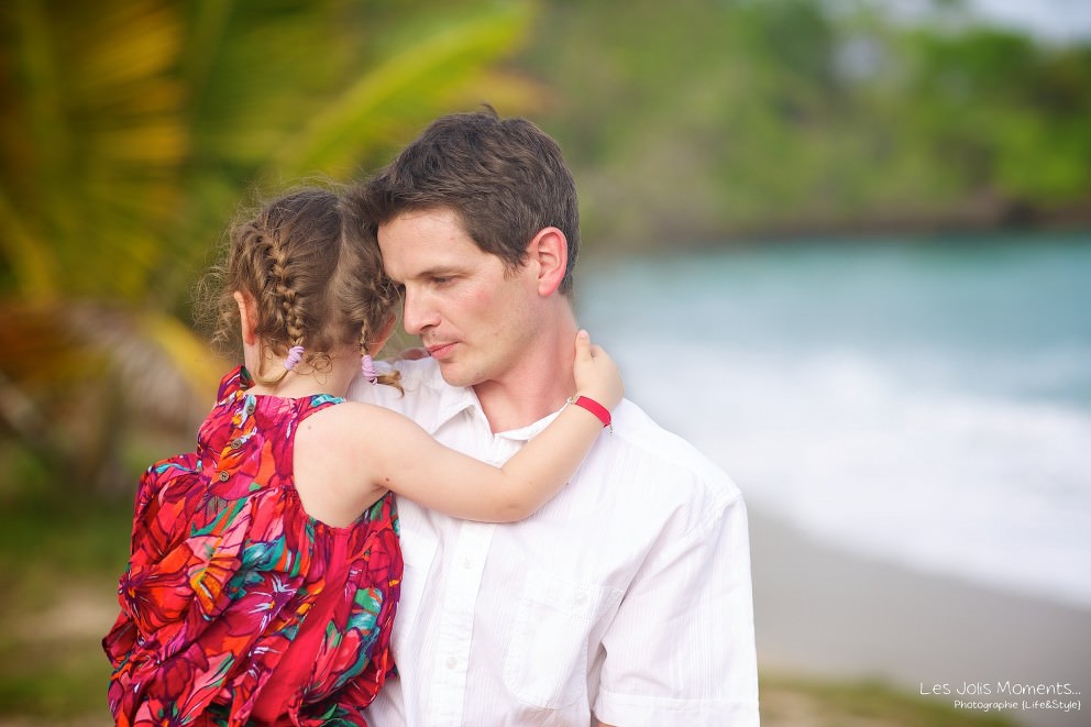 Séances photo en famille à la plage en Martinique